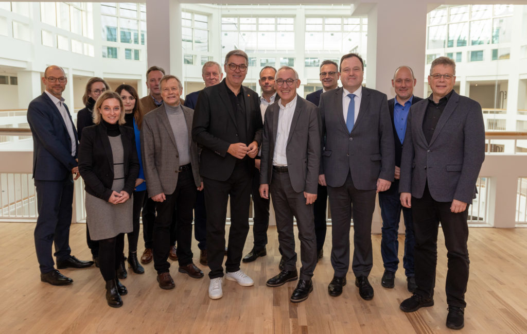 Asyl: Bezirksregierung Arnsberg will im nächsten Jahr bis zu 3000 weitere Landesplätze schaffen ...